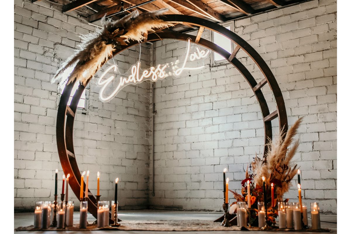 Hadley Wooden Circle Arbor - Sugar Creek Event Rentals